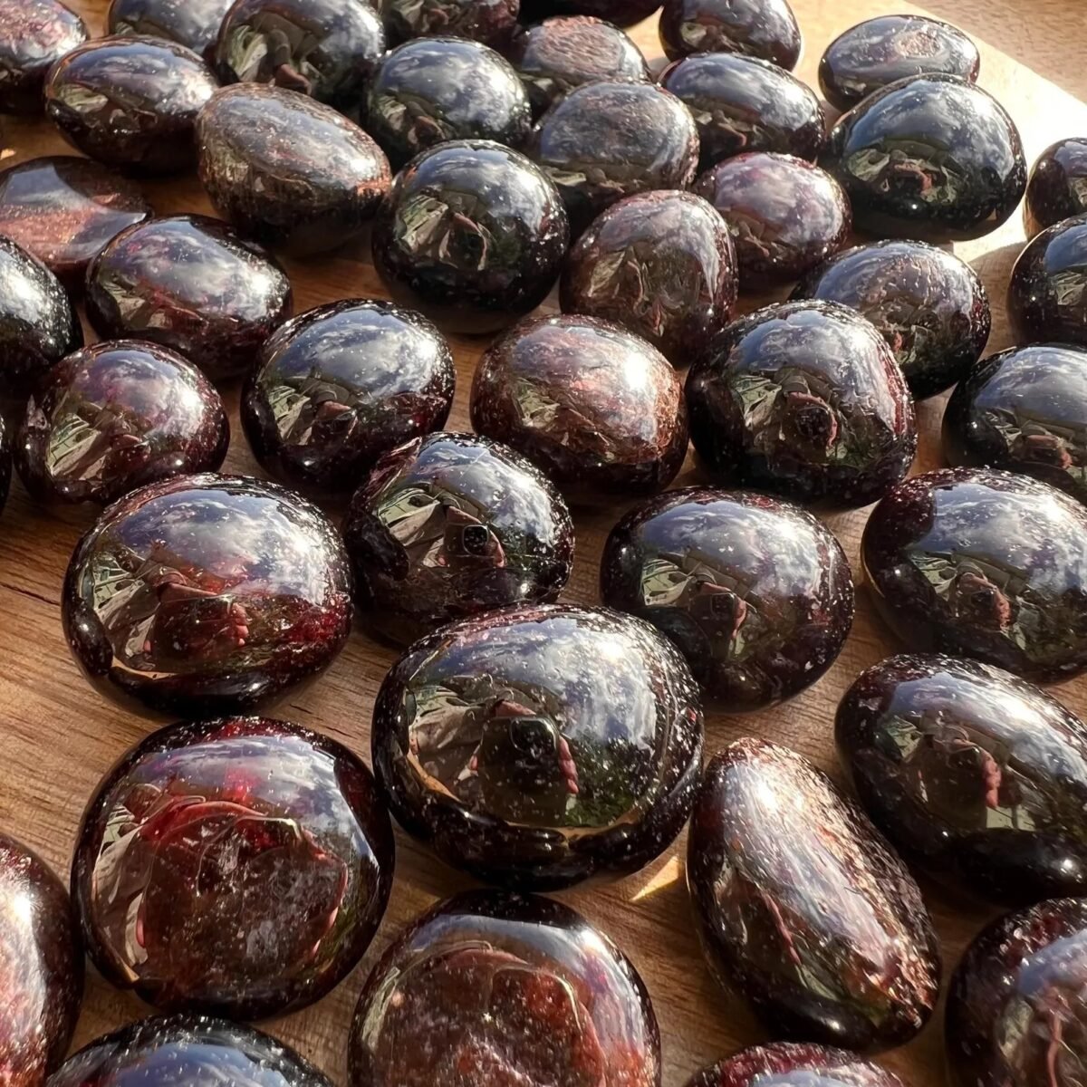 Garnet Tumble - Pure Gems World